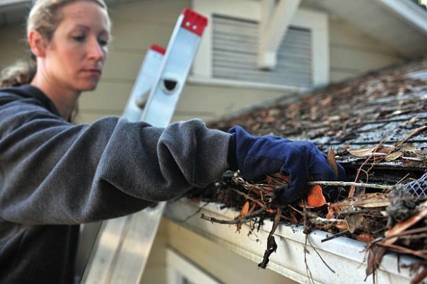 Best Gutter Cleaning Tips - How to Get Rid Debris and Simple Repair ...