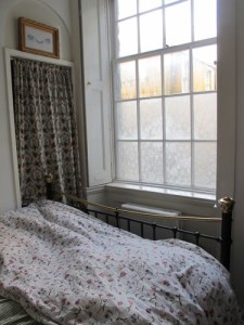 DIY: Easy Window Privacy Screens With Fabric and Cornstarch - Better ...
