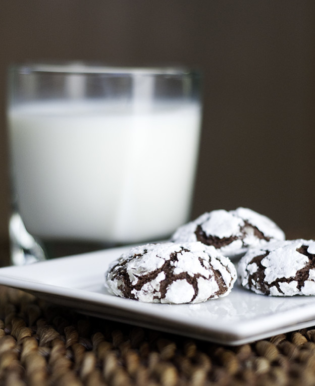 Easy Chocolate Snowcap Cookies - Better HouseKeeper